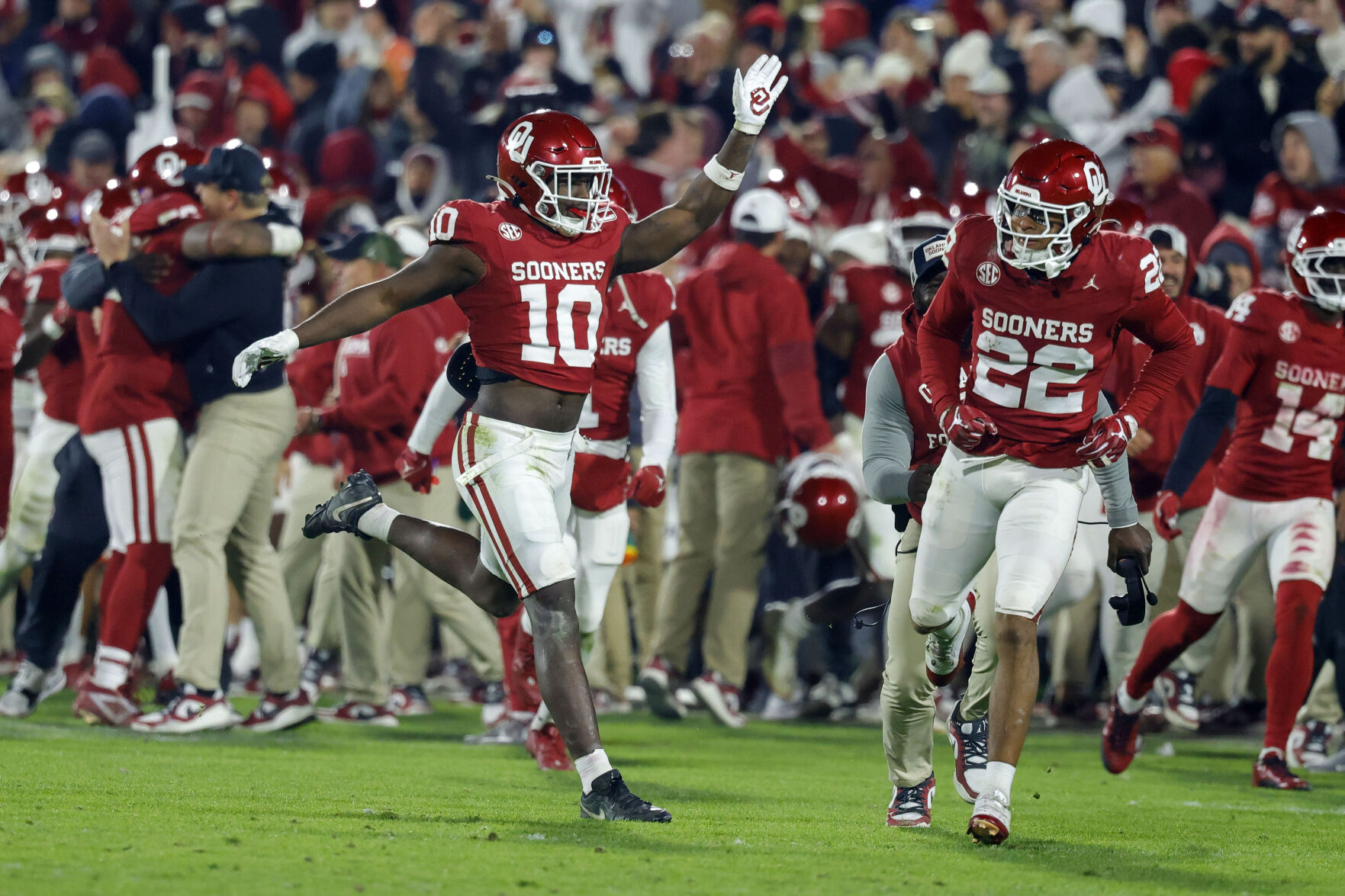OU football: Retaining Isaiah Sategna, Kip Lewis was 'huge'