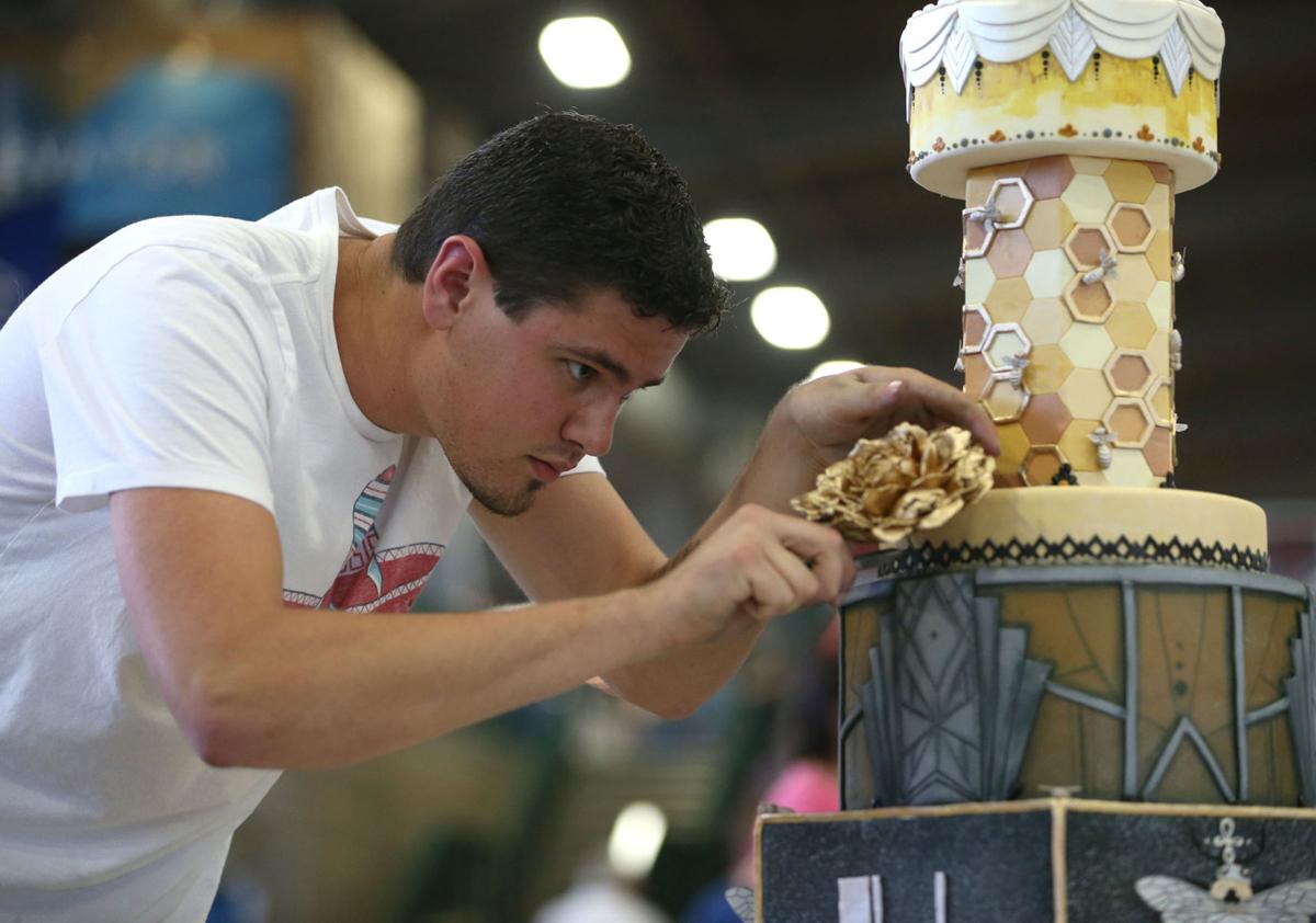 Oklahoma State Sugar Arts Show: Top five Grand National Wedding Cake ...