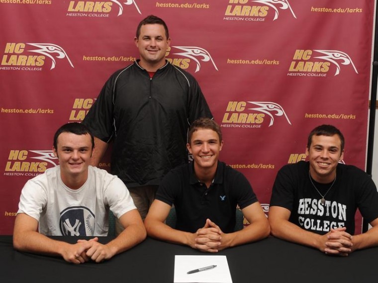 3 Sandites sign with Hesston