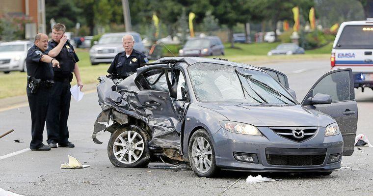 Drivers injured in wreck on Riverside