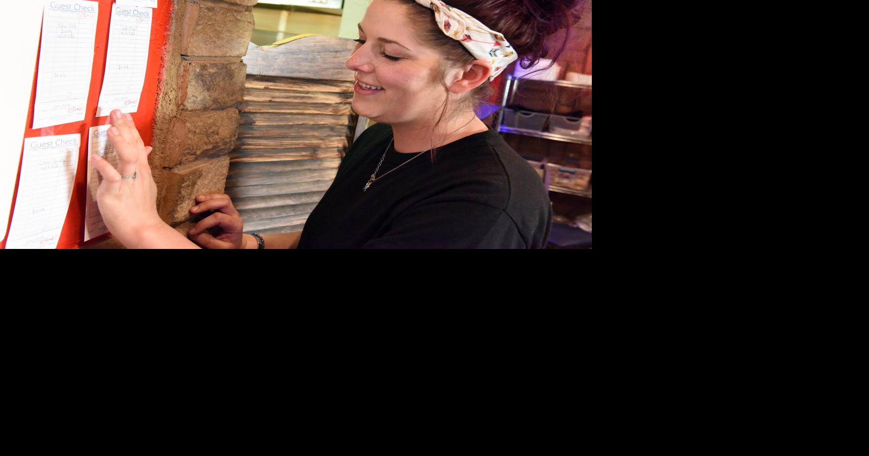 'Giving Wall' in Miami provides meals to those in need