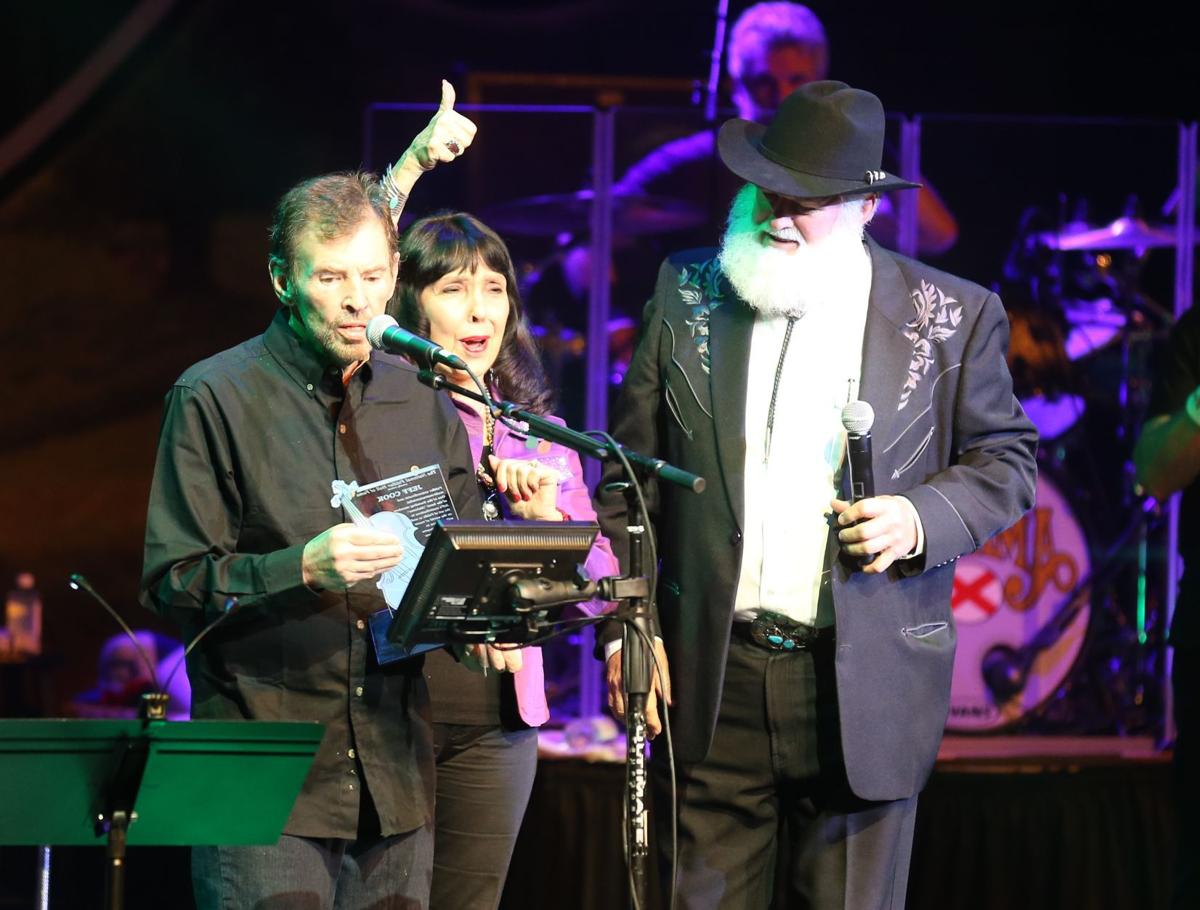 Jeff Cook treated to special moment during Alabama concert at River Spirit