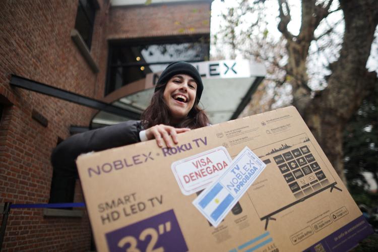 Analysis: Pricey World Cup keeps fans away, hits US hotels, airlines