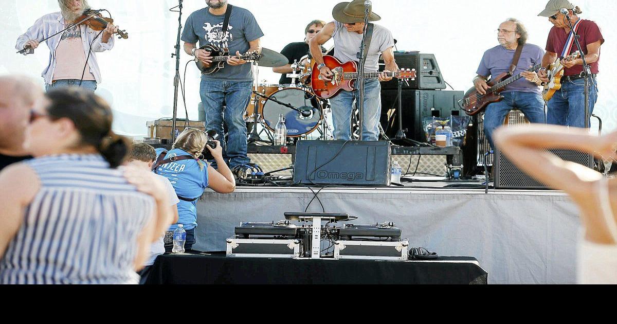 Red Dirt Rangers performing at benefit concert for red dirt music ...