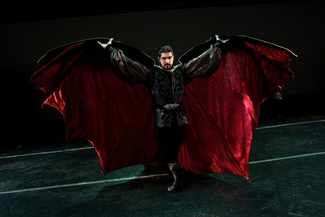 Tulsa Ballet's 'Dracula' soars