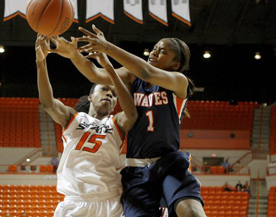 Toni Young scores 34 in Cowgirls' WNIT win