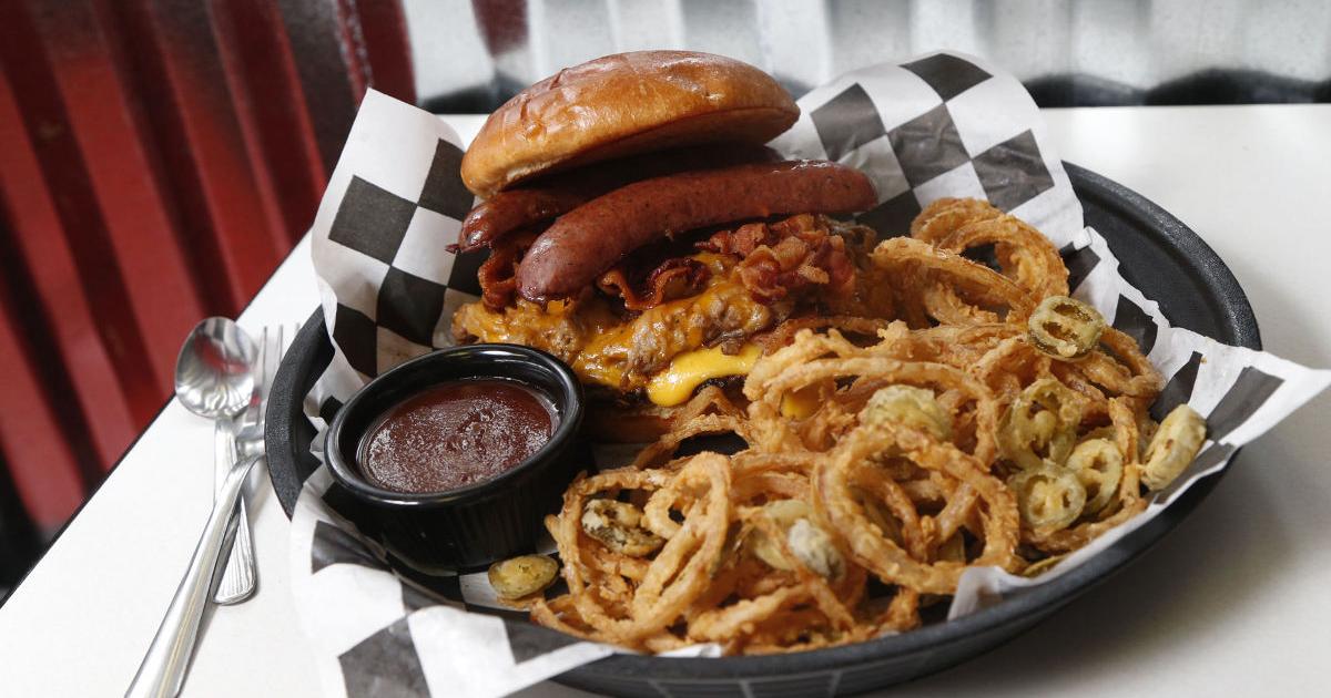 Review: Knotty Pig BBQ, Burger & Chili House delivers on variety of levels