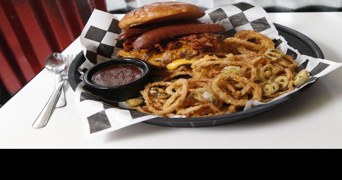 Review: Knotty Pig BBQ, Burger & Chili House delivers on variety of levels