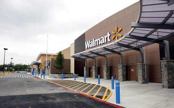 Wal-Mart laying off 300 at headquarters