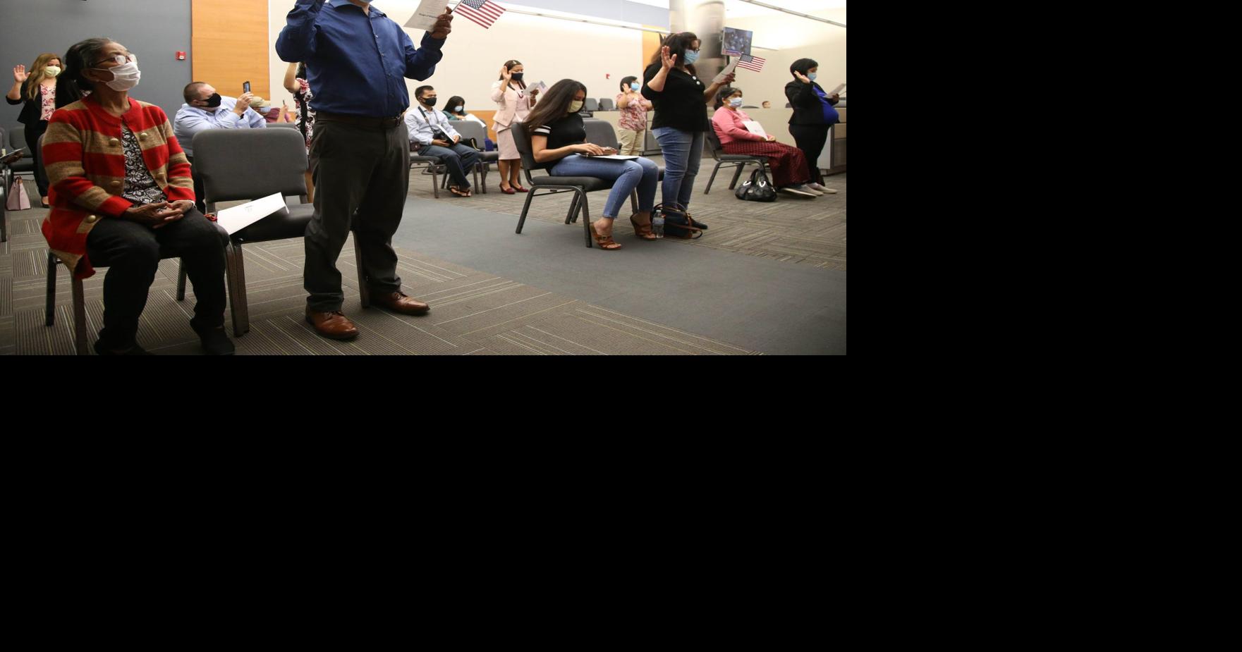 'A place of liberty': 10 people swear new allegiance during citizenship ...