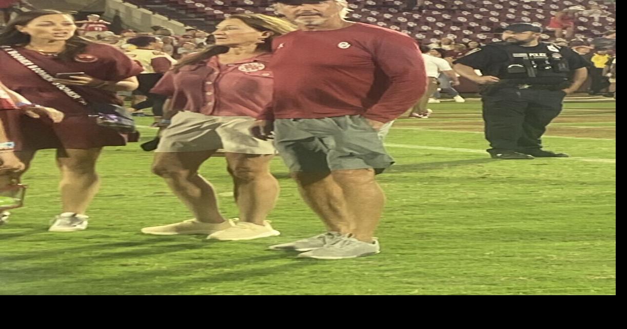 Brent Venables surprised by Art Briles' presence after win