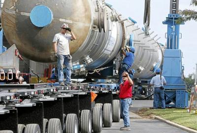 Giant demethanizer tower transport is delayed