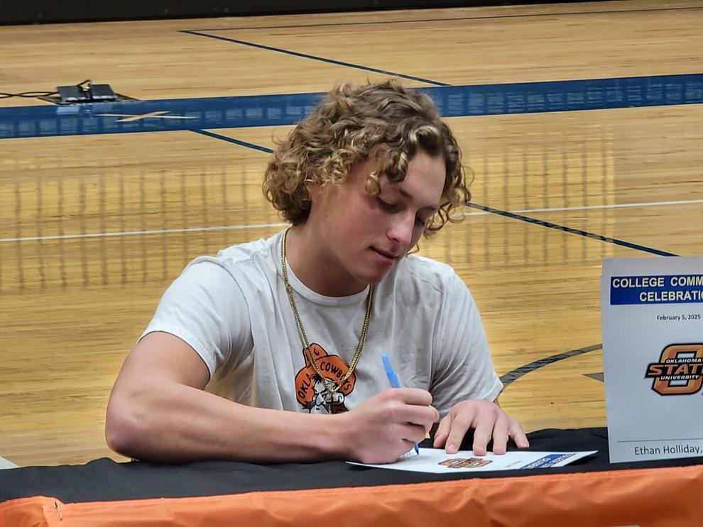 Ethan Holliday signs with Oklahoma State, excited for MLB