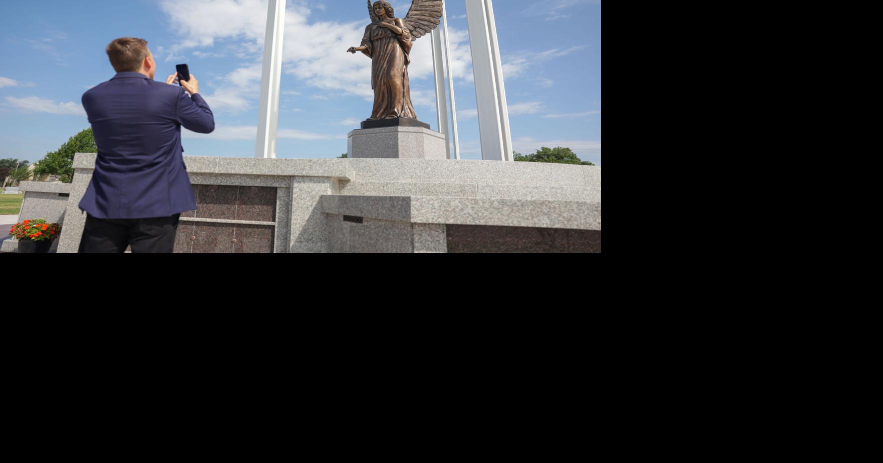 Tulsa cemetery adds angel statue made by sculptor in Italy