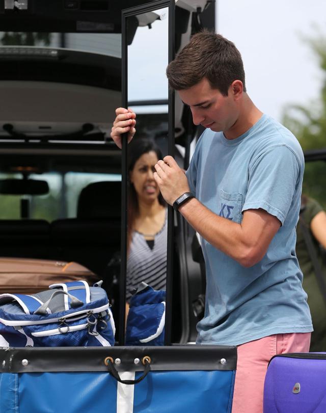 Photo Gallery: Freshmen begin moving in at TU