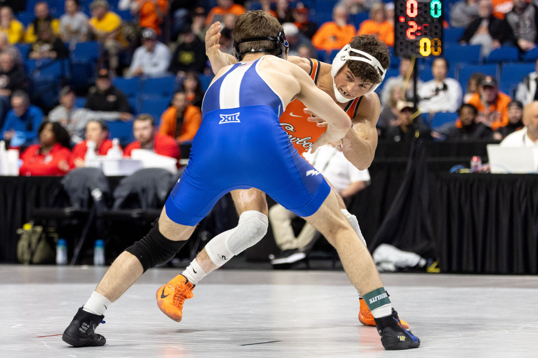 Oklahoma State takes commanding lead in Big 12 Championships