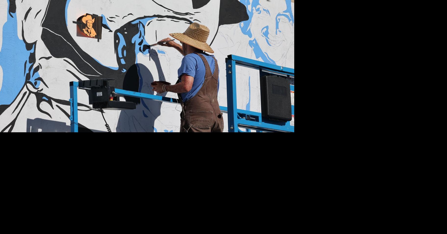 Willie Nelson, Leon Russell among faces on new Cain's mural