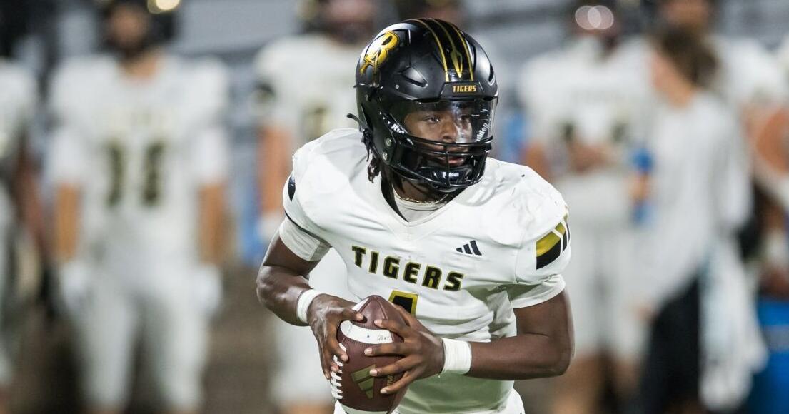 Bill Knight football players of the week are senior QBs