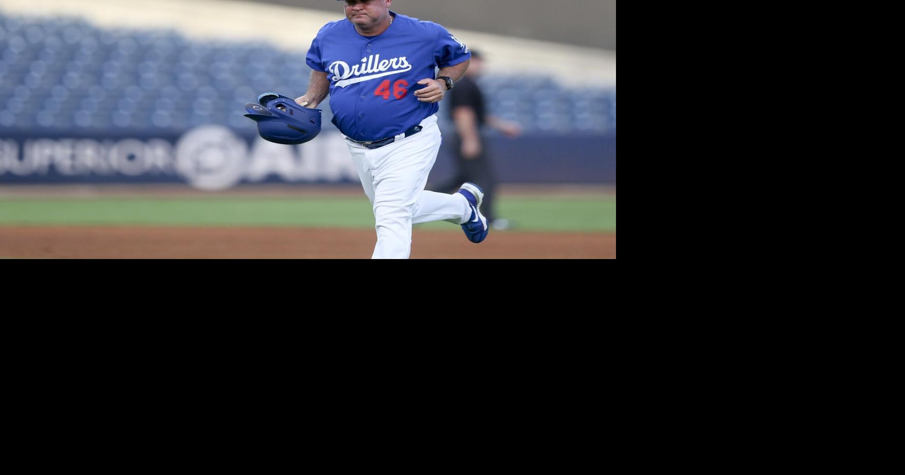 Scott Hennessey will return as Drillers manager