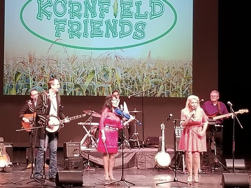 'Hee Haw' performers reunite at a tribute show in Grove