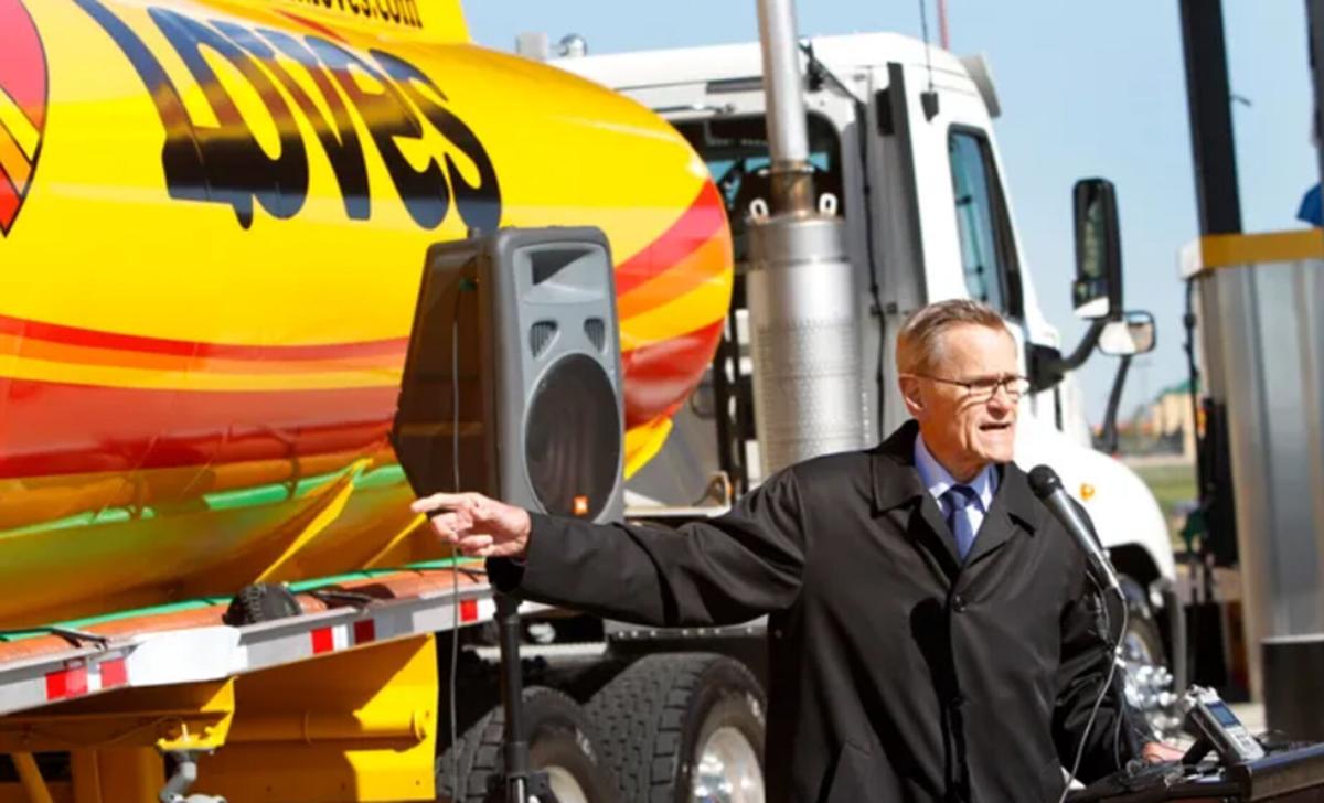 Tom Love, founder of Love's Travel Stops, dead at age 85