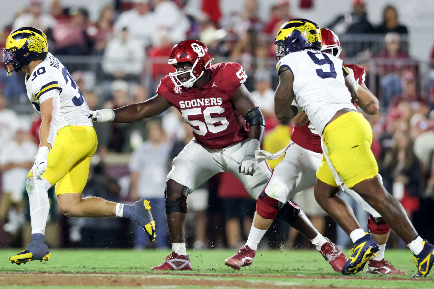 Michael Fasusi shines in OU debut; Owen Heinecke dominates
