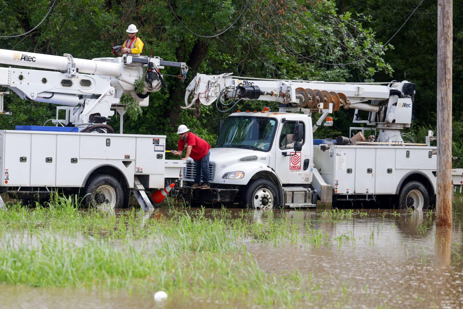 Another superbolt recorded in Tulsa area during overnight storms
