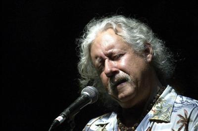 Arlo Guthrie returns to Woody Guthrie Folk Fest in July