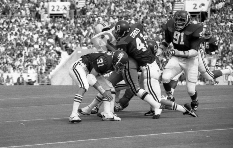 'Our chance to honor the first family of Oklahoma football': Selmon ...