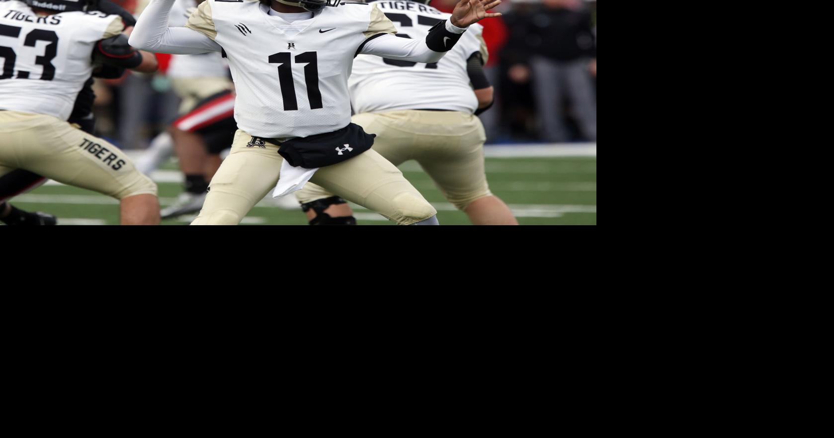 Oilers sign former Broken Arrow QB