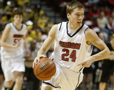 J.C. Hartzler leads Union past Broken Arrow