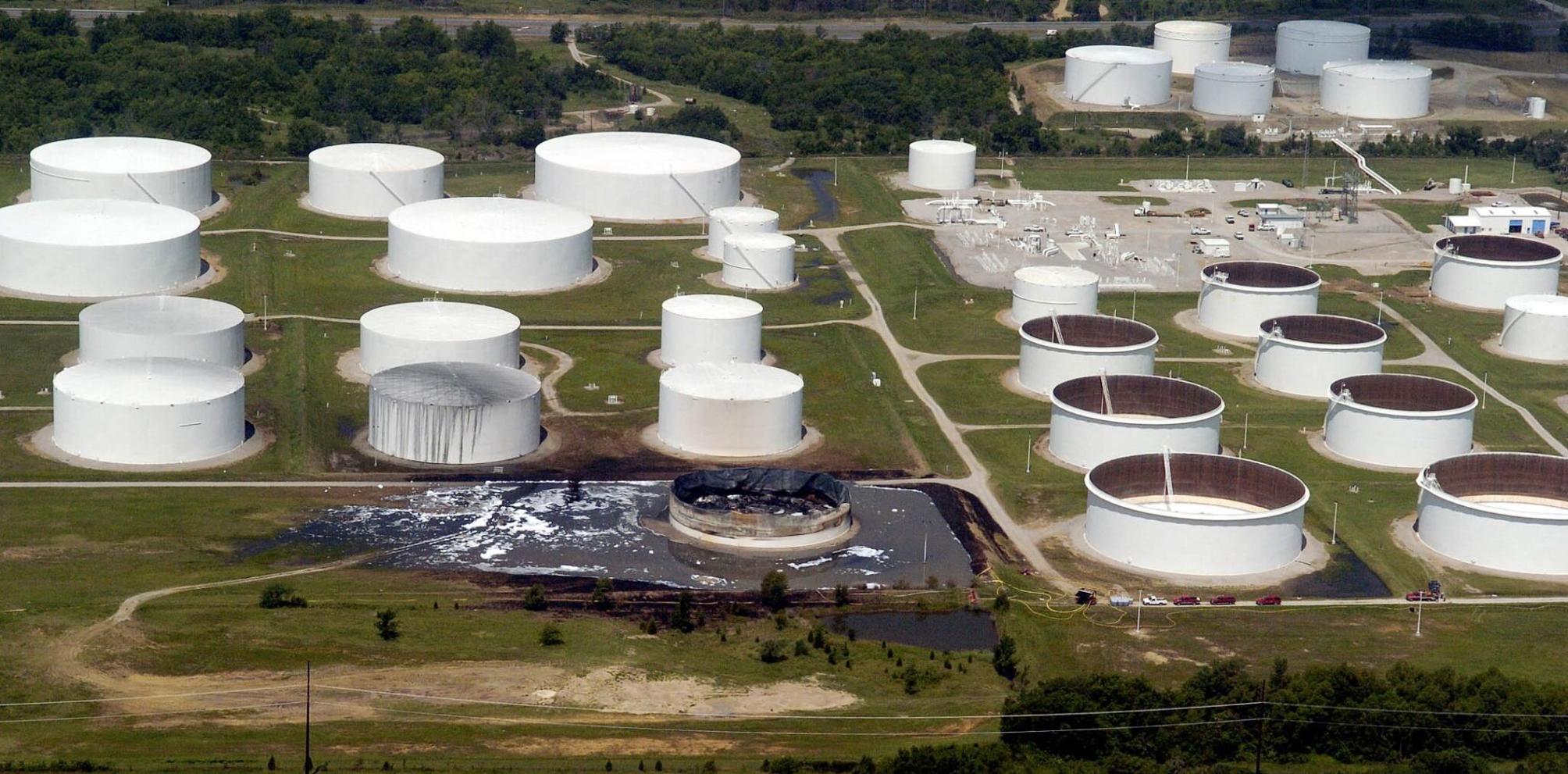 Oklahoma petroleum tank ignited during thunderstorm in 2006