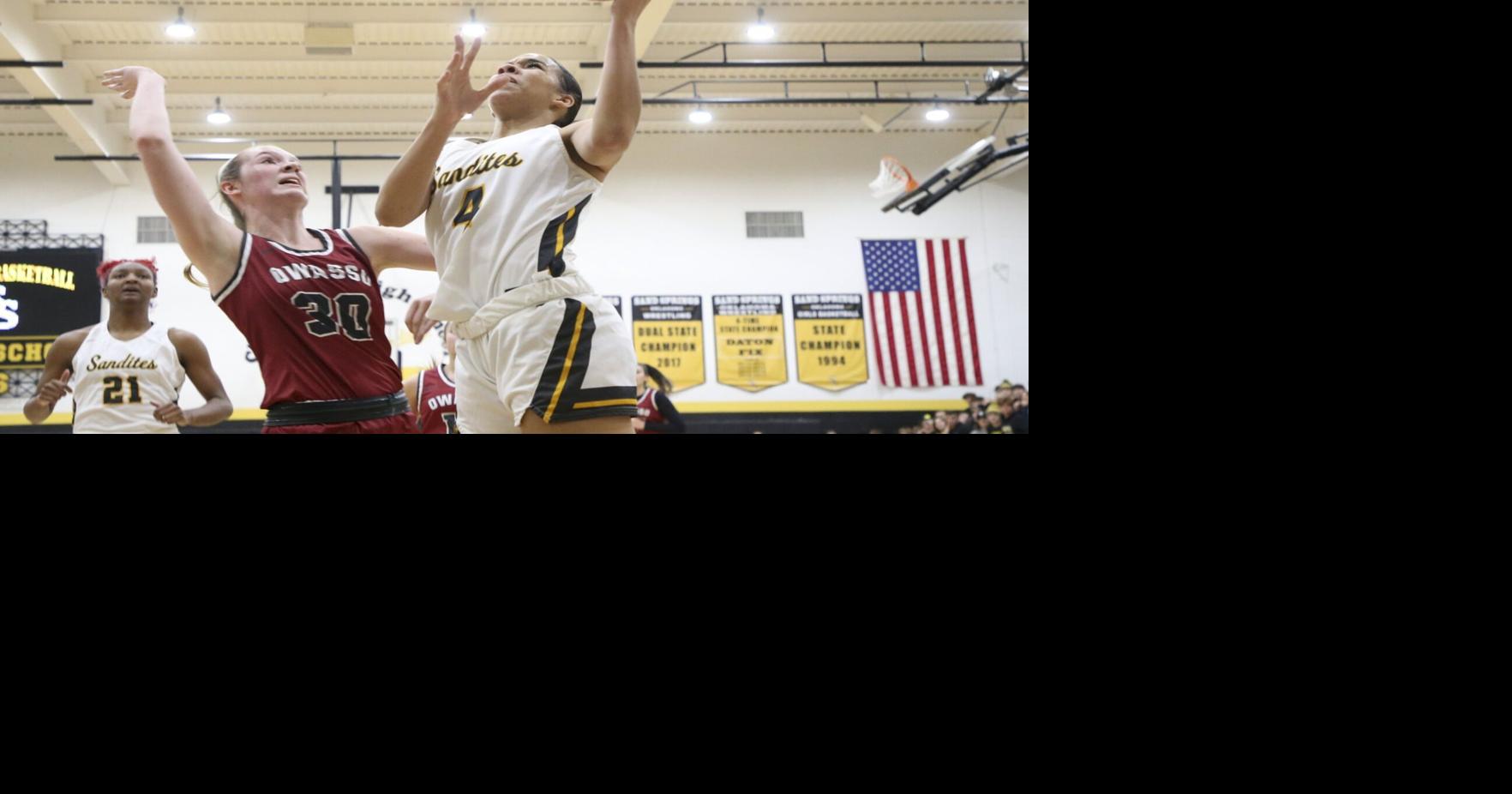Rebuilding Sandites open basketball season