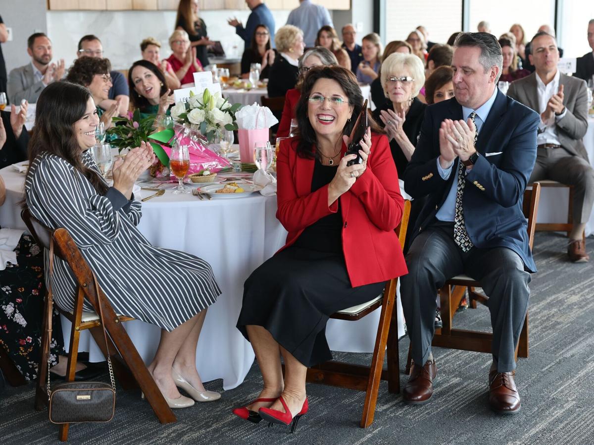 LeAnne Taylor accepts Tulsa Media Icon award