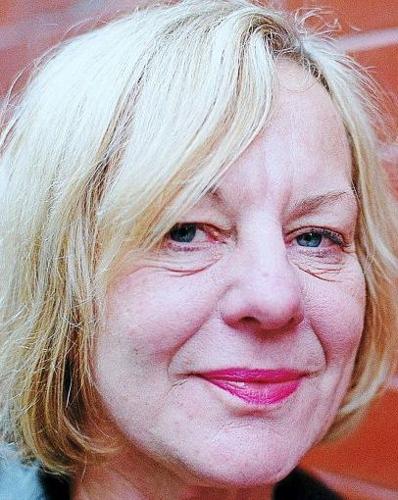 U.S. and World Deaths: Tony-winning actress Phyllis Frelich; author Sue ...