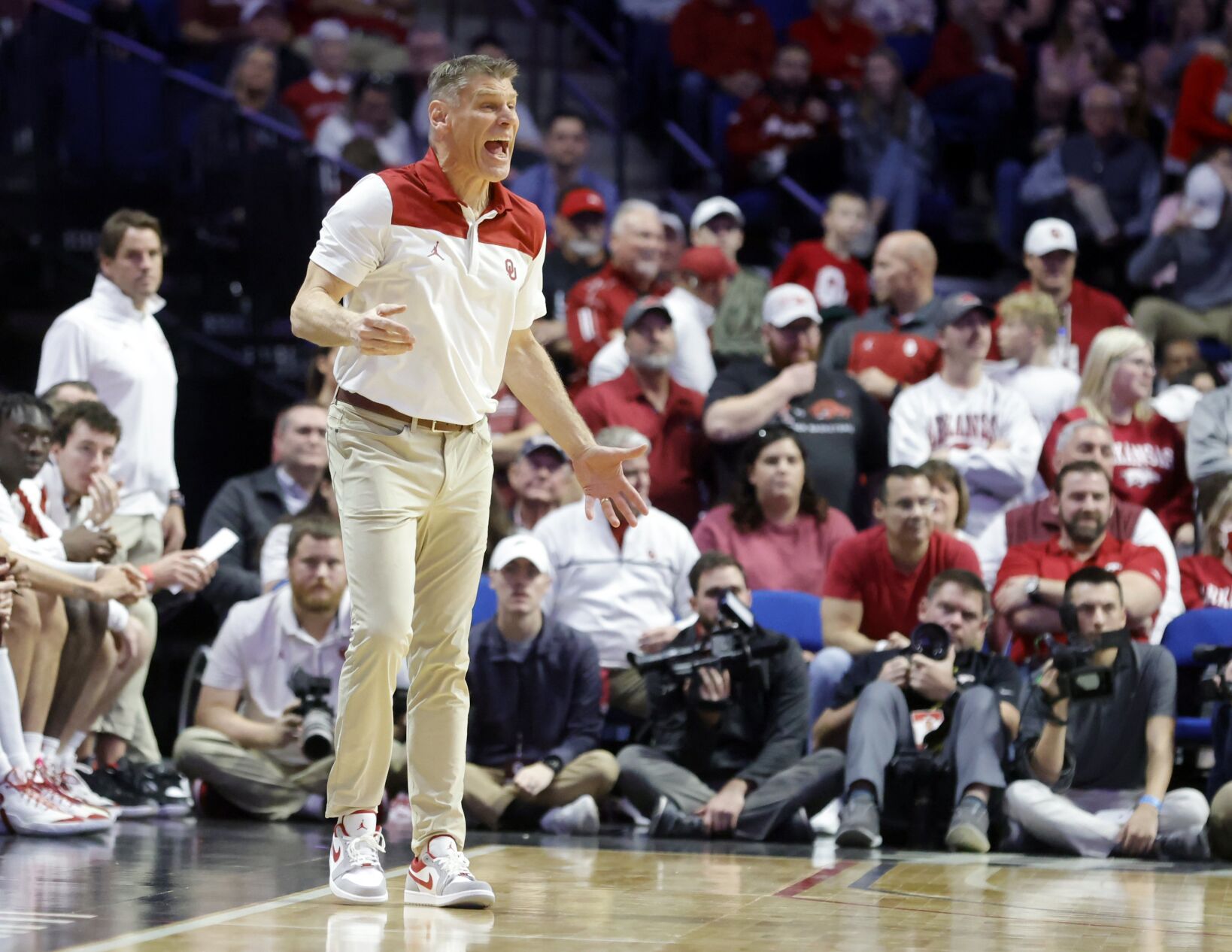 Porter Moser, OU miss out on NCAA Tournament for third straight season ...