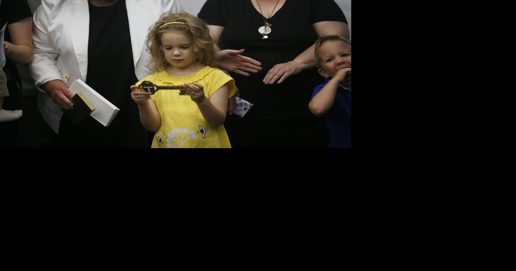 Edith Fuller, youngest competitor at National Spelling Bee, gets key to ...