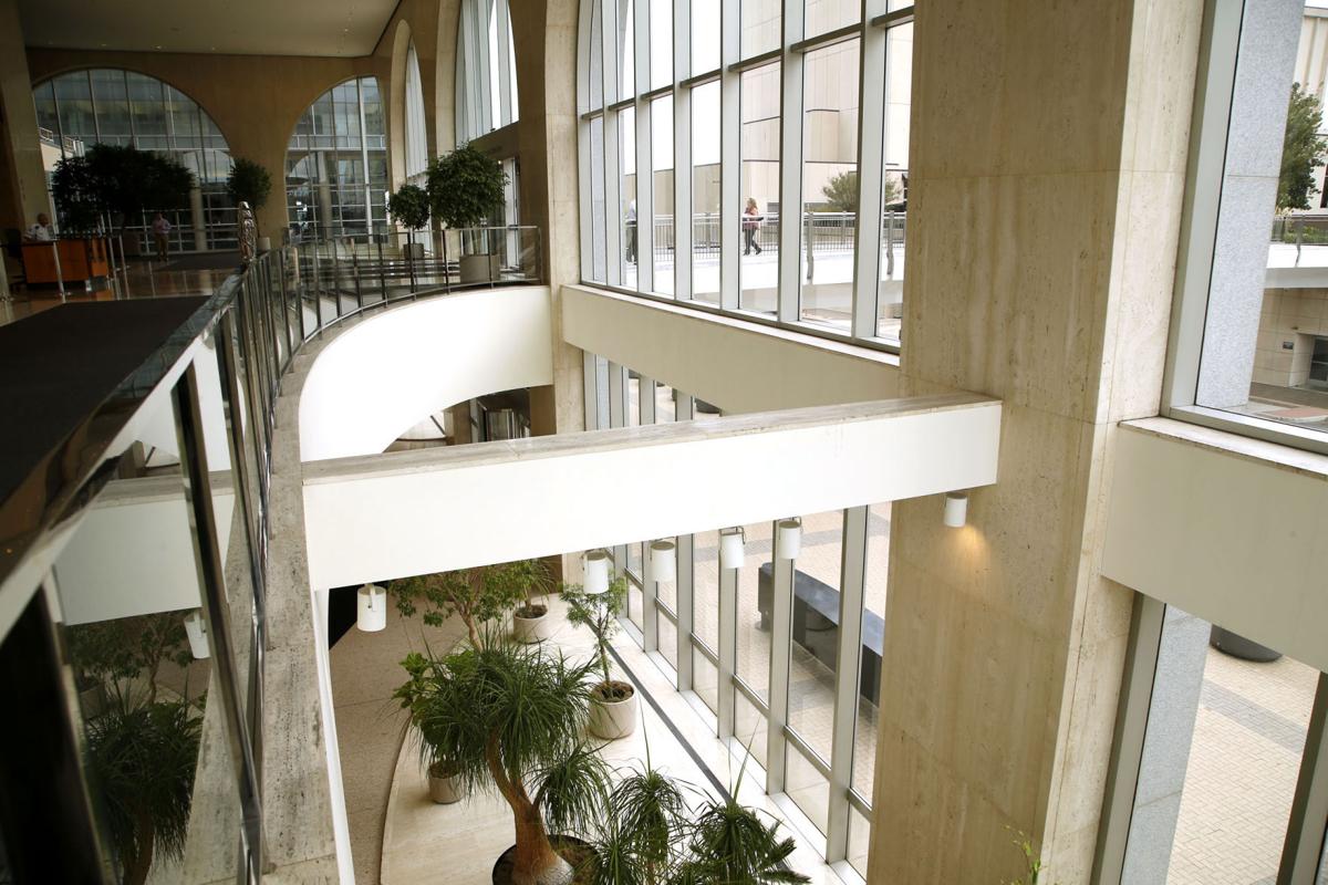 Bank of Oklahoma Tower approaches middle age with grace | Business News ...