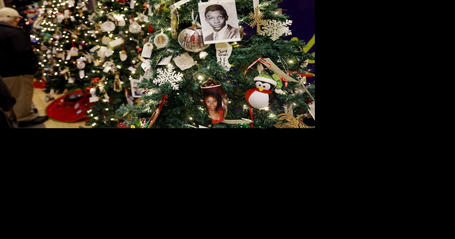 Photos: Tree of Remembrance ceremony