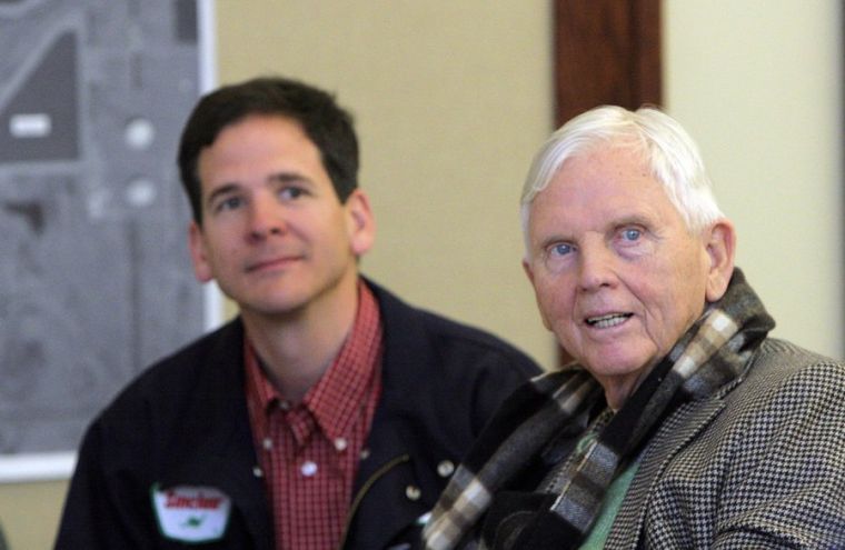 Billionaire owner of Sinclair Oil, Sun Valley dies at 86