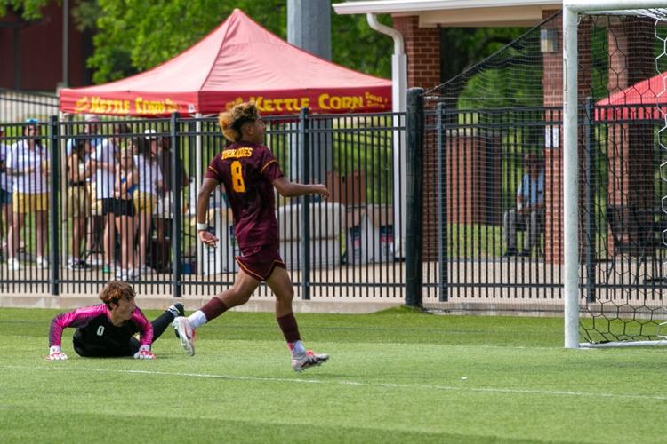 Class 4A boys soccer championship: Hilldale again falls 2-1 to Clinton