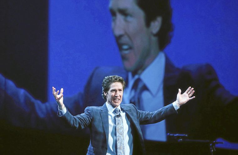 'Smiling preacher' Joel Osteen draws 10,000 people to BOK Center