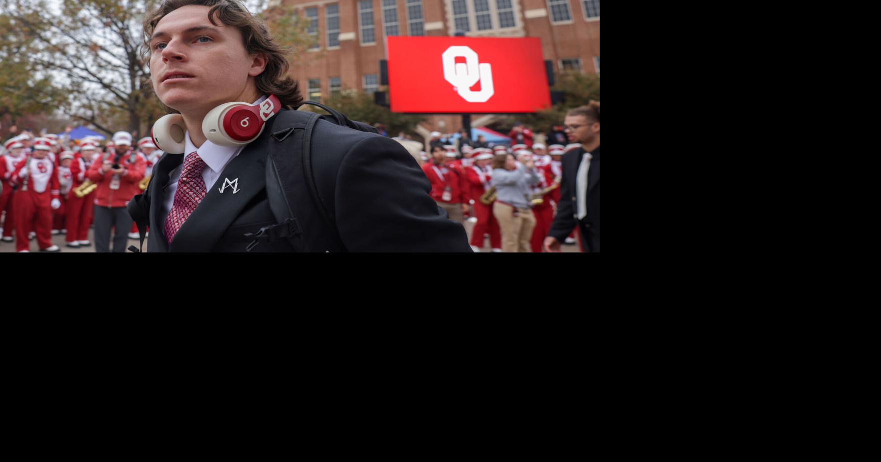 Dr. Steven Shin attends OU football game vs. Missouri