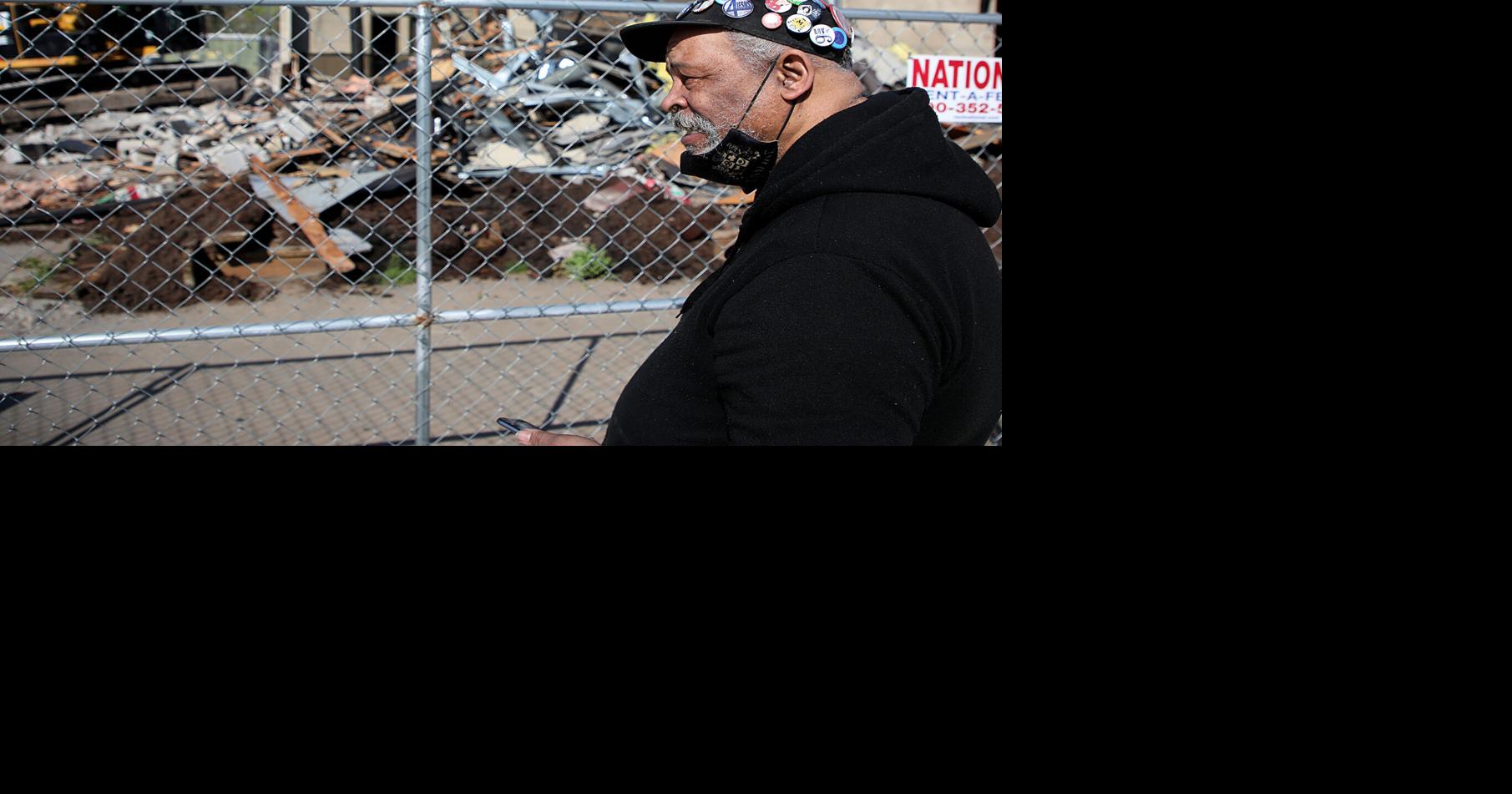 Community unites to support beloved peddler of roses who was ...