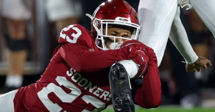 OU football excited for return of Eli Bowen, Javonnie Gibson