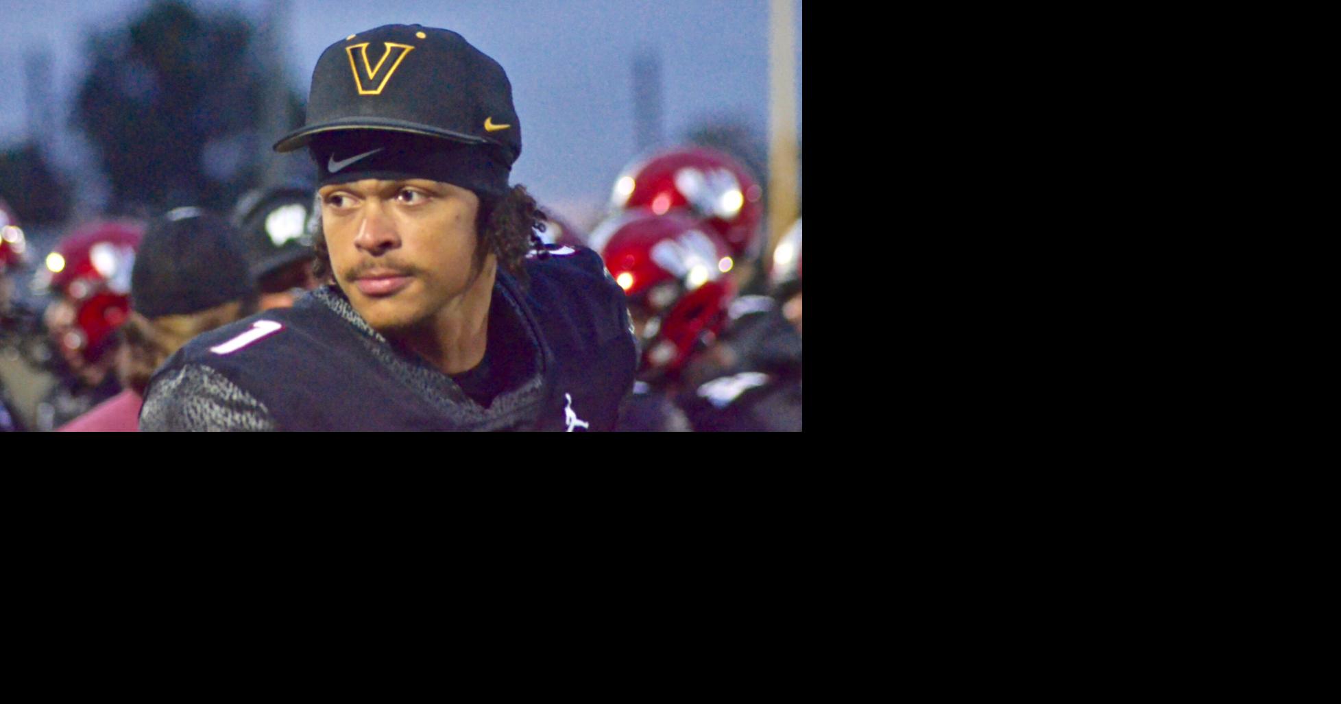 Witt Edwards decides college future