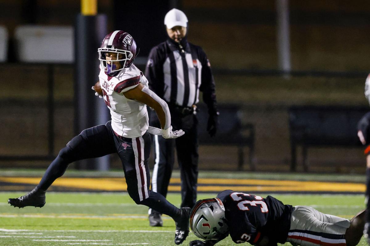 Major offers piling up for Jenks football standouts