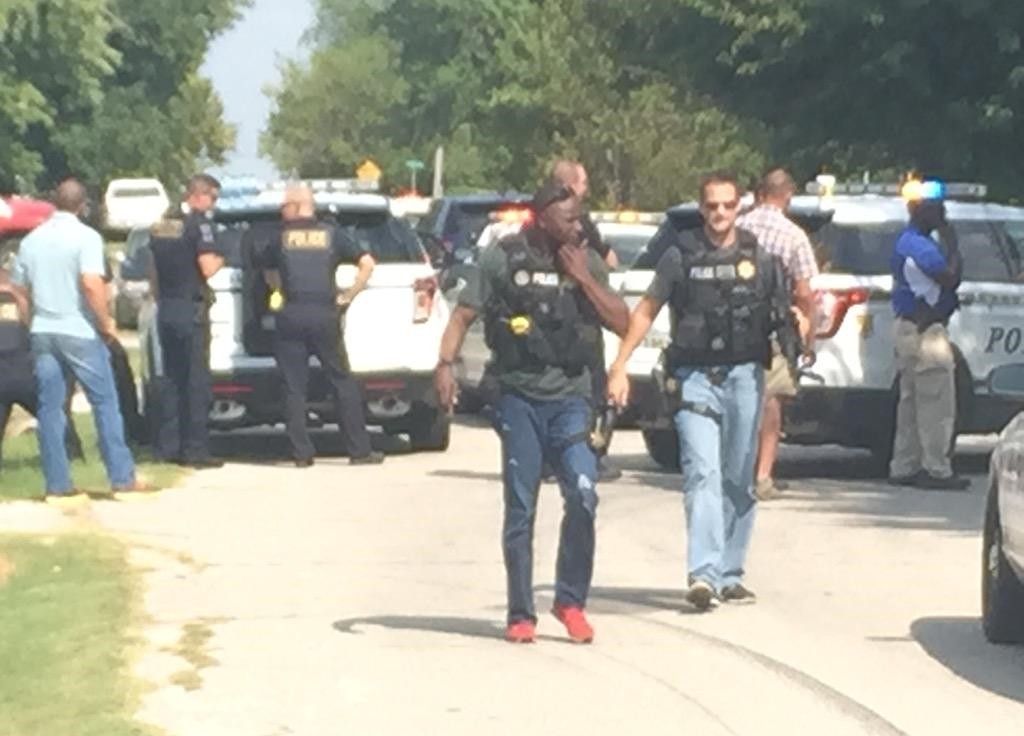 Video Man Accused Of Shooting Tulsa Police Officer Dies From Self