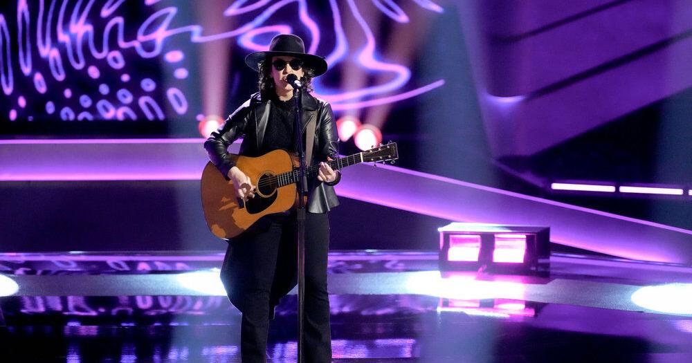 Jordan Rainer sings Reba hit on The Voice, joins Team Reba