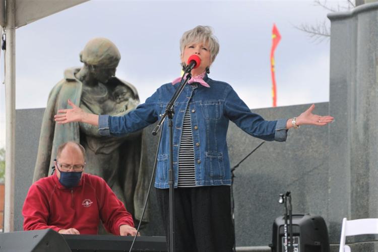 Singer Janet Rutland revisits her youth with ‘That ’70s Show’